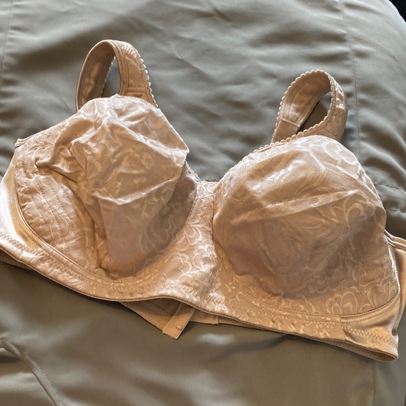 Playtex | Intimates & Sleepwear | Nwot Playtex Bra | Poshmark